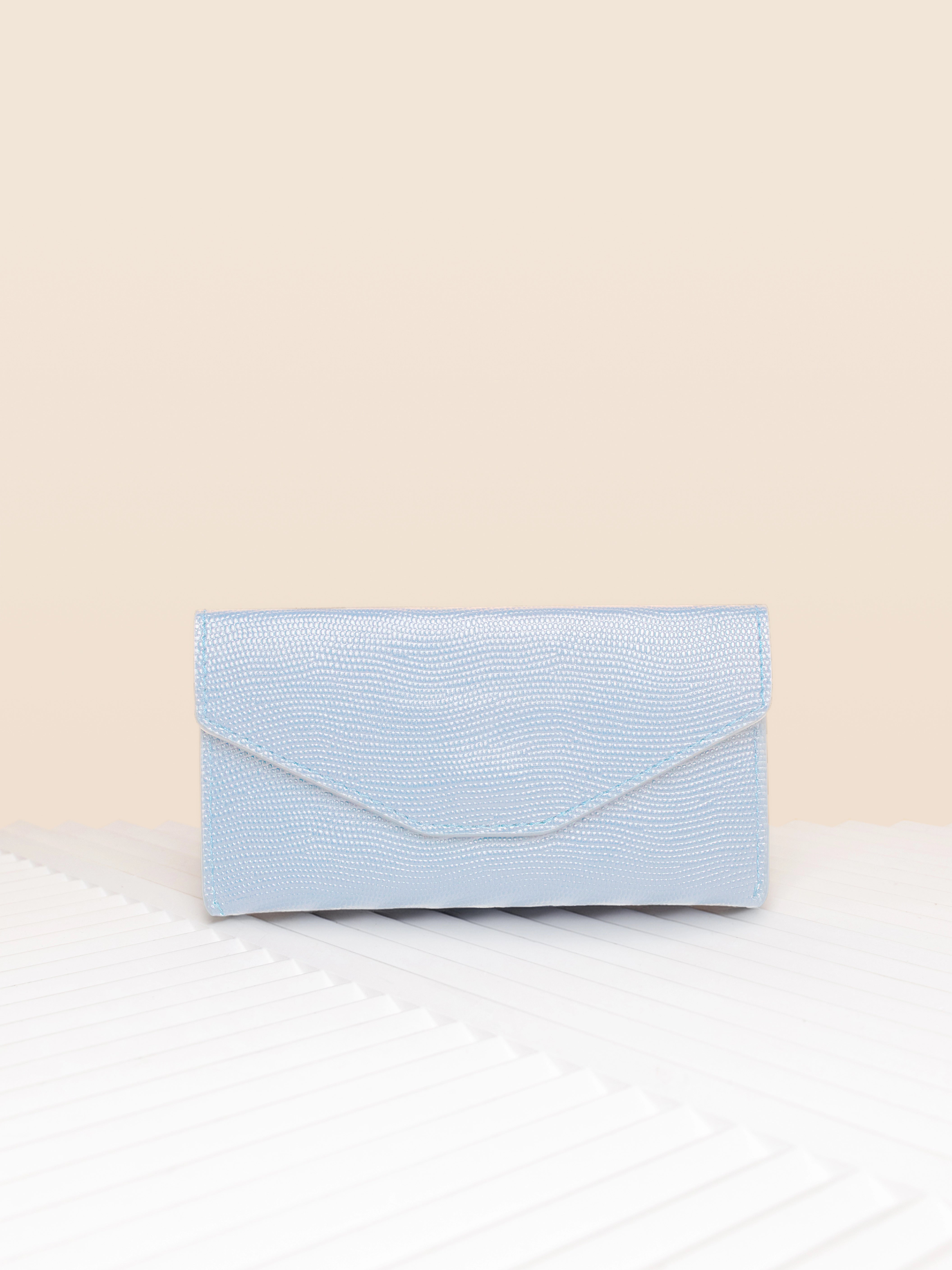 WALLET LIGHT BLUE SAFFIANO – Blackwoodbags